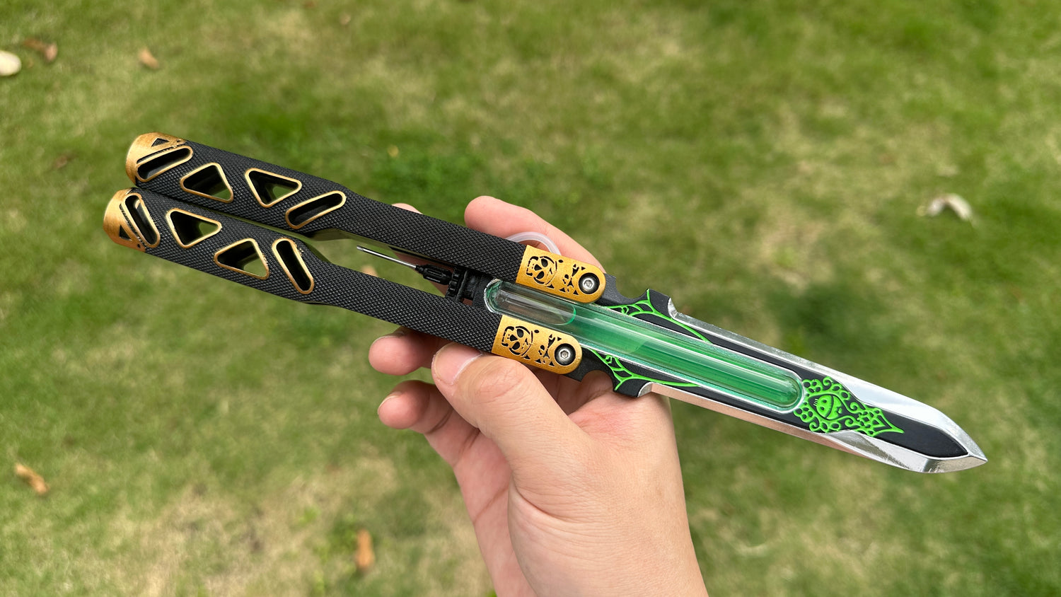 The Most Realistic Apex Octane Heirloom In Real Life Unboxing ...